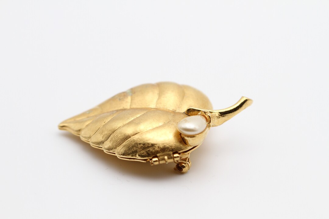 Vintage Avon Gold Tone Leaf Locket Pin Brooch With Faux Pearl - Etsy