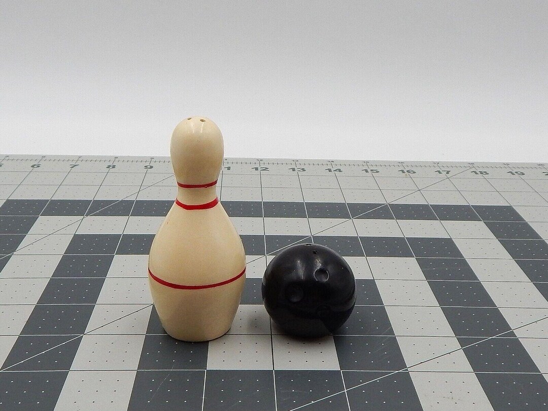 Vintage Ceramic Bowling Ball and Pin Salt and Pepper Shaker Set Japan ...