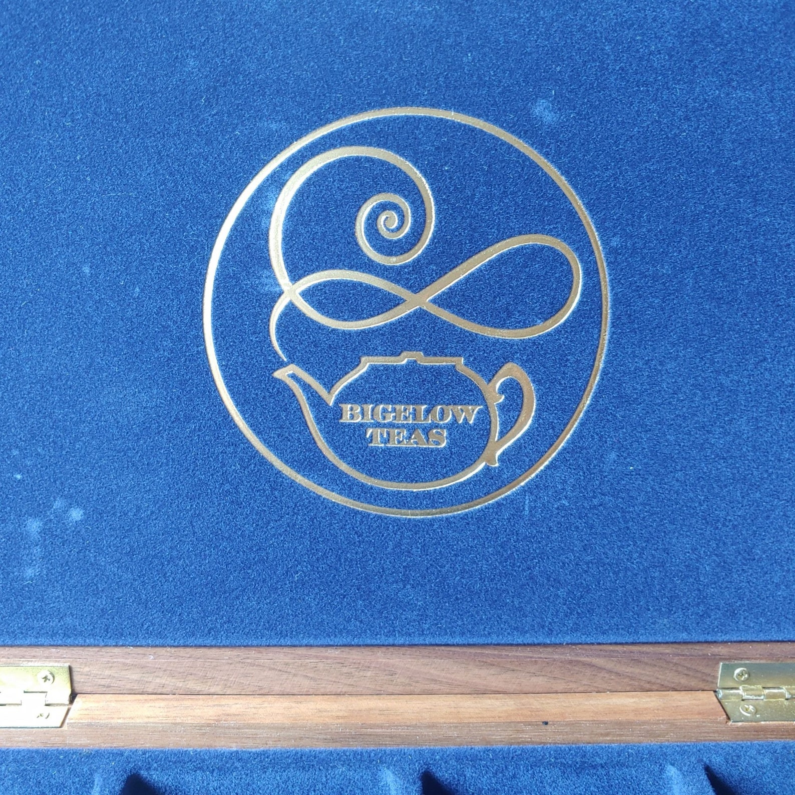 Bigelow Tea Chest Holder Wood Box Organizer 8 Felt Divided Compartments ...