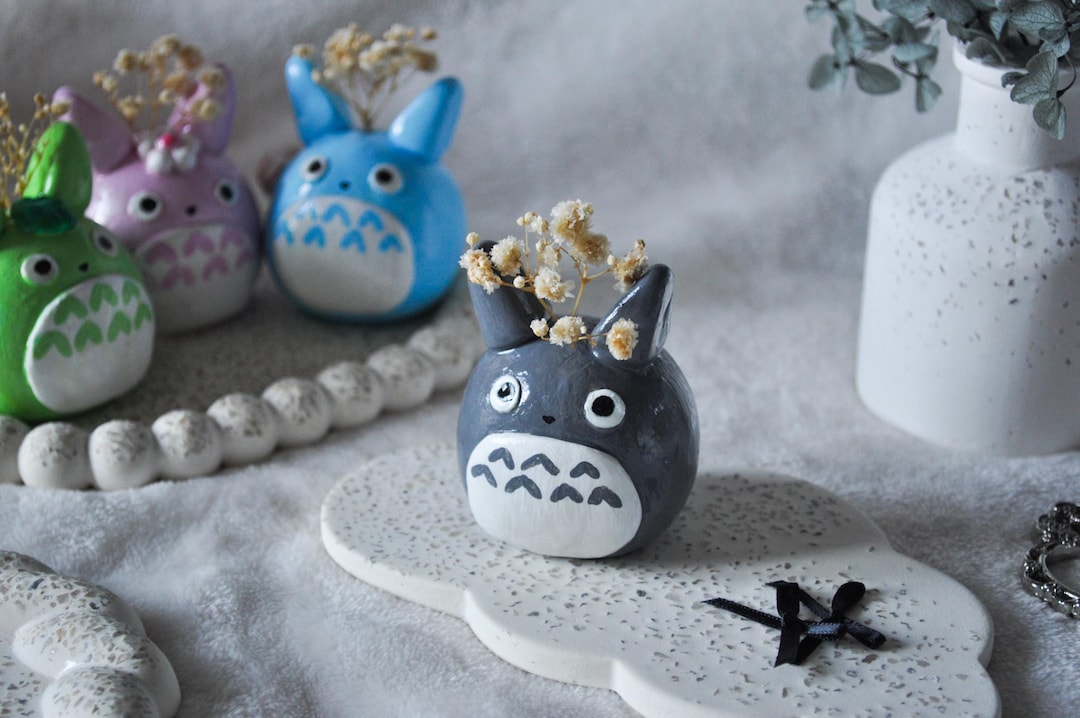 Mini Handmade Clay Totoro Vase – 4 Colors: Sakura, Matcha, Chô and Chu ...
