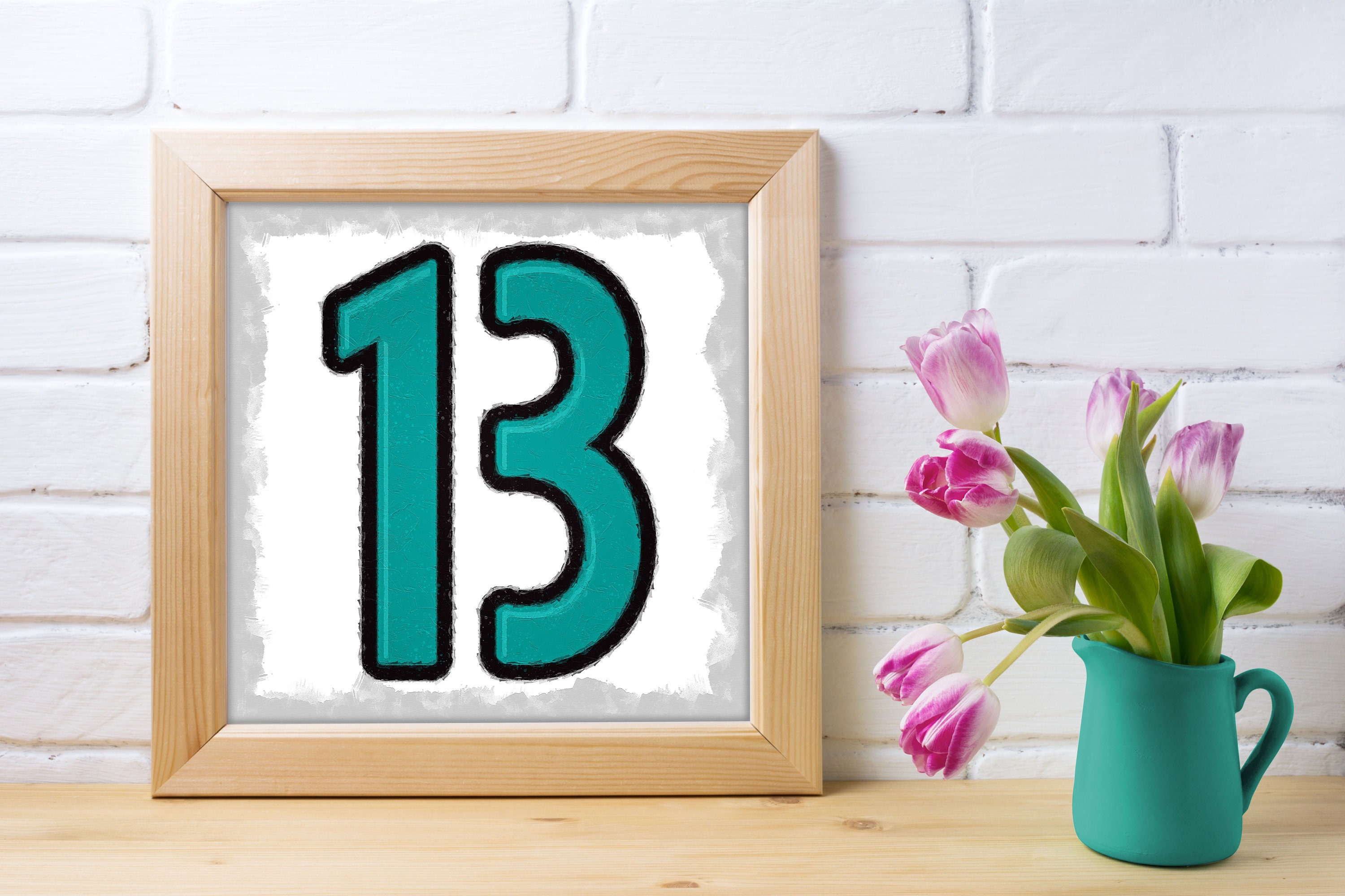 Taylor Swift-inspired Lucky Number 13 Paints on Her Hand Before ...