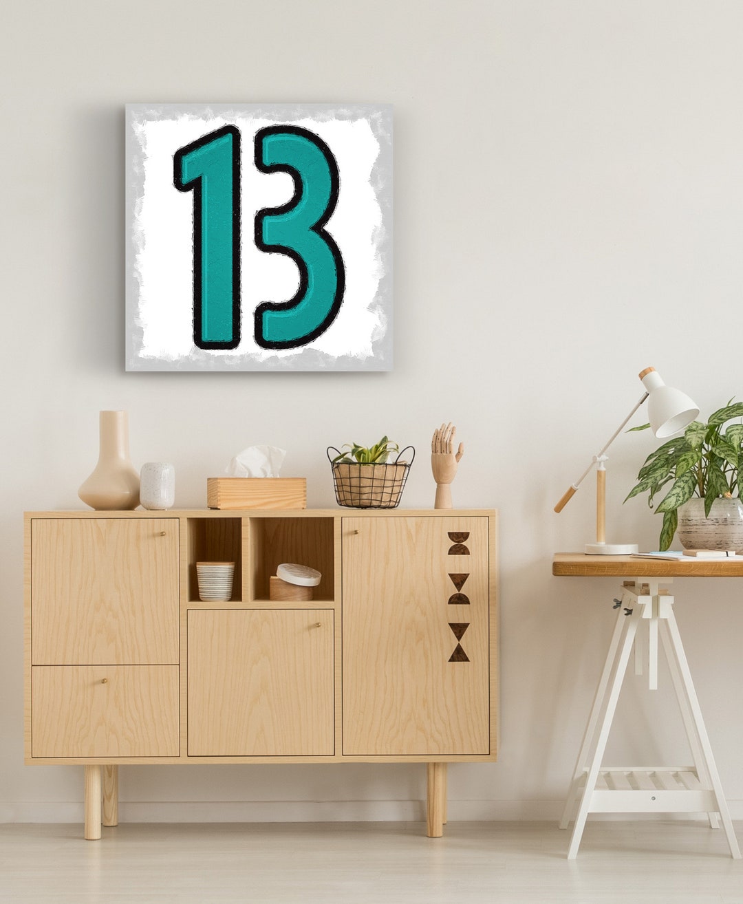 Taylor Swift-inspired Lucky Number 13 Paints on Her Hand Before ...