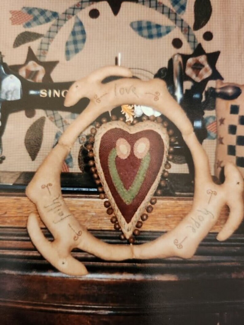 Vintage PATTERN HEART Circle RABBITS Sew Applique Embroidery Sun Valley Primitives 2002 - Etsy