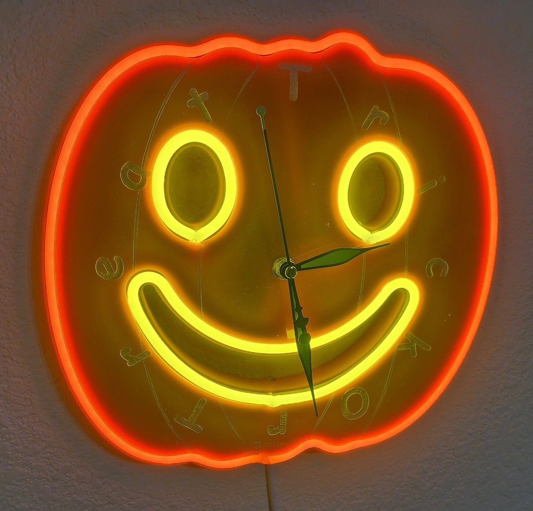 Pumpkin Face LED Neon Clock - Etsy