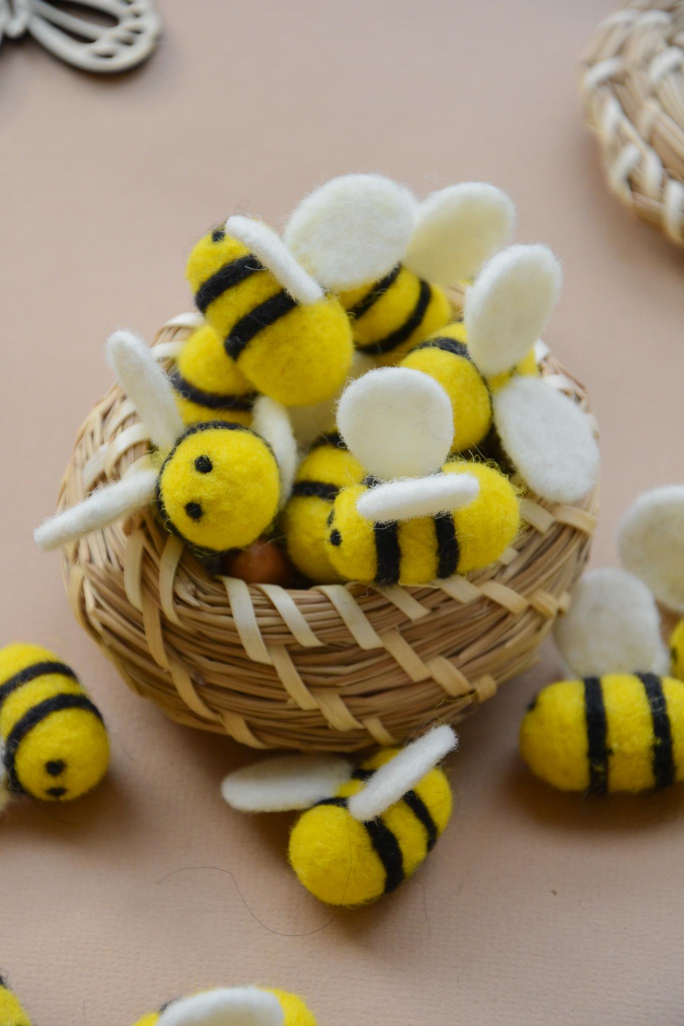 Felt Bee 10 Pcs, Three Sizes, Bee Decor, Needle Felt Bees, Felted Bees ...