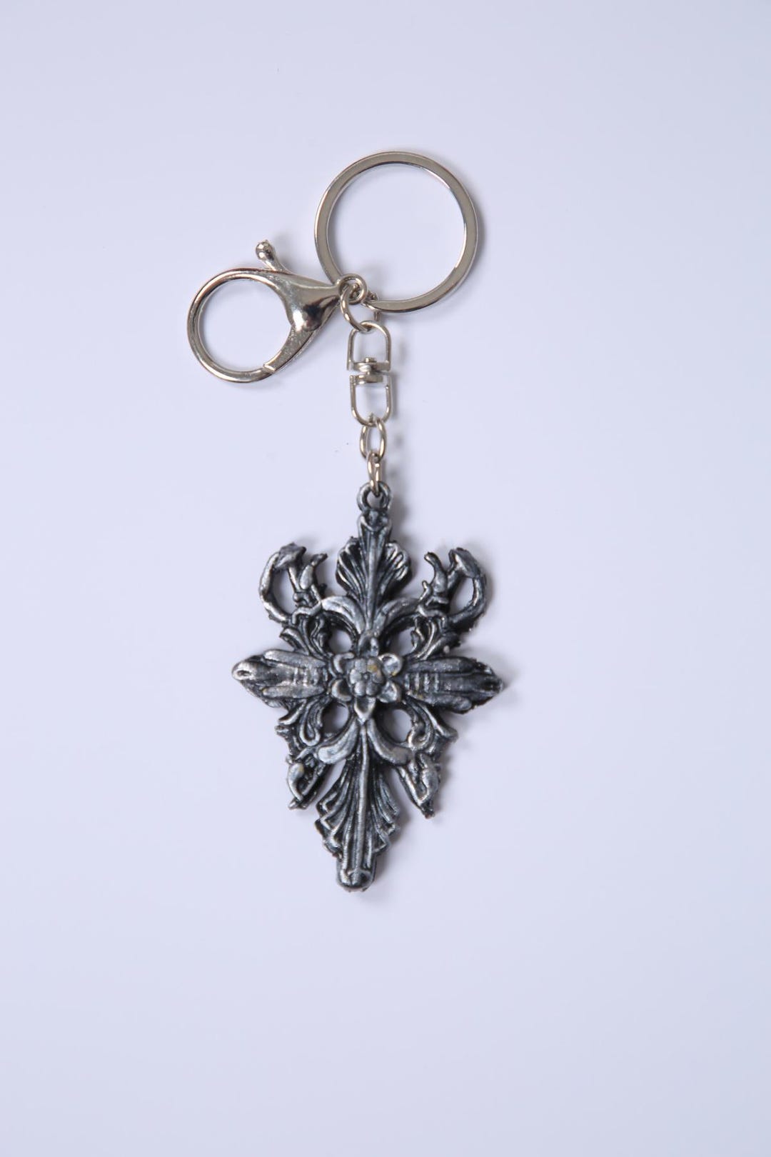 Resident Evil Village Keychain RE8 Handcrafted Keychain Gift for Gamers ...