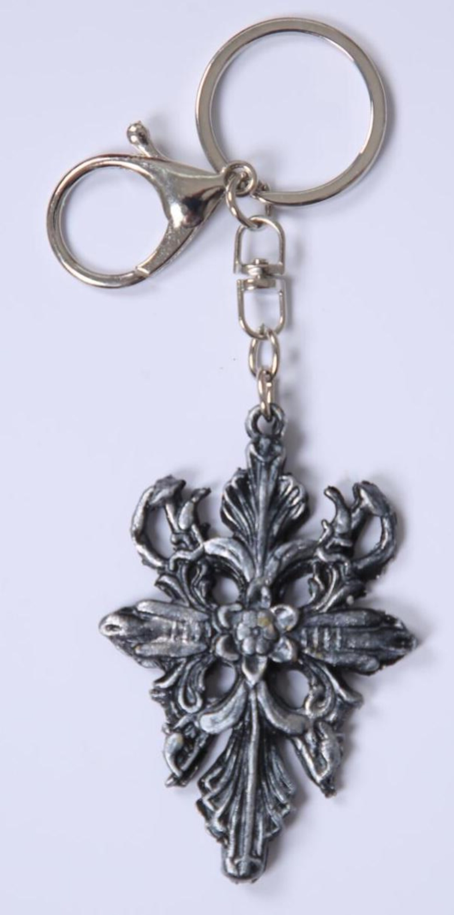 Resident Evil Village Keychain RE8 Handcrafted Keychain Gift for Gamers ...
