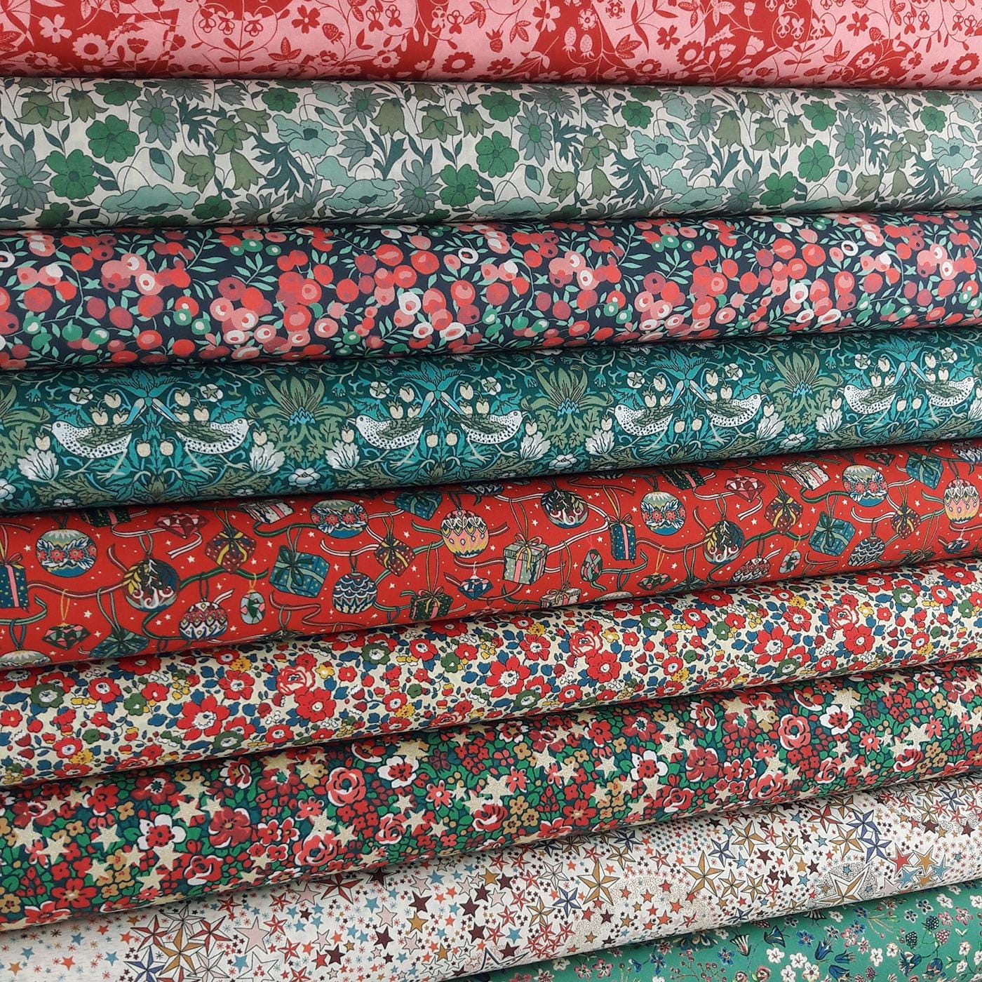 Liberty Fabric Pack ~ Holly Berry - Tana Lawn™ Quilting Cotton Charm ...