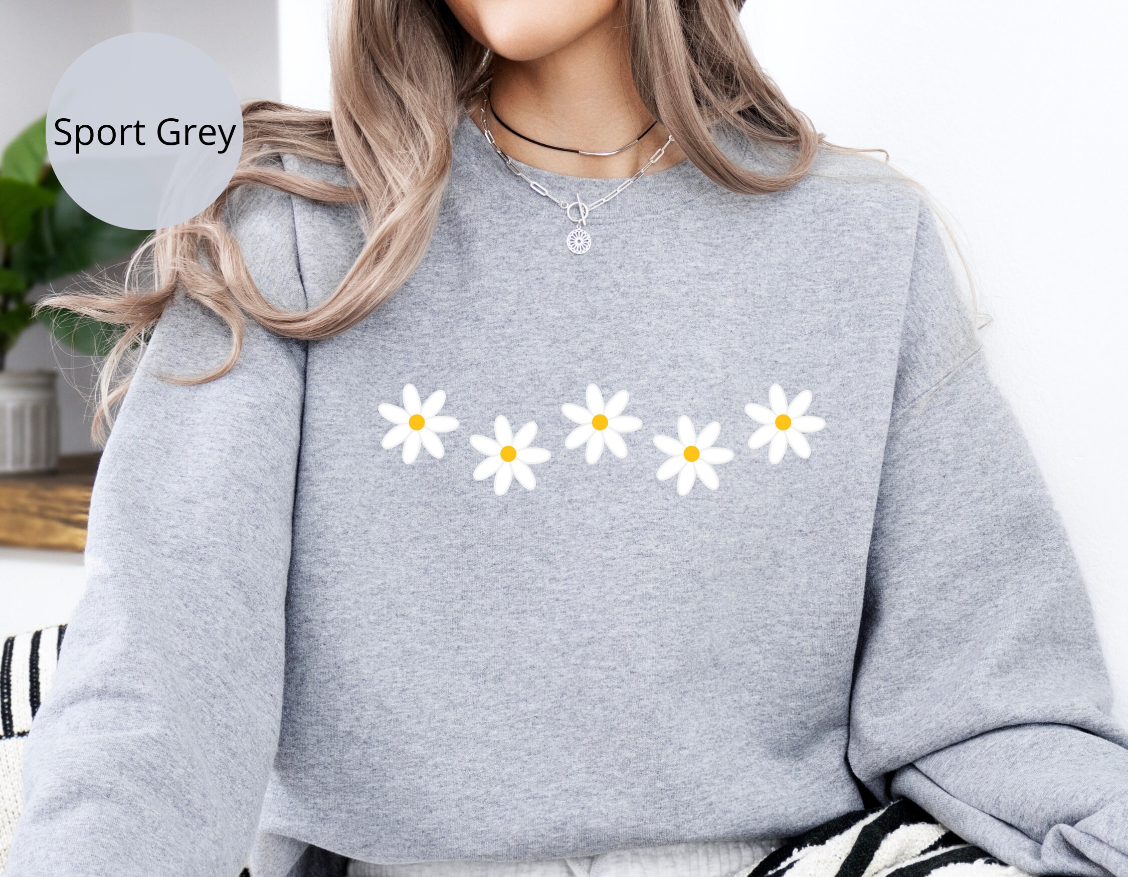Floral Daisy Sweatshirt, Daisy Crewneck for Gardenerning Mom, Daisies ...