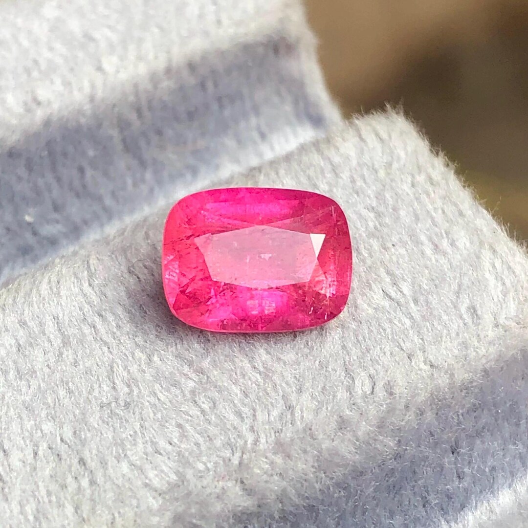 2.25 Cts - Vivid Red Colour Rubellite Tourmaline - From Afghanistan ...