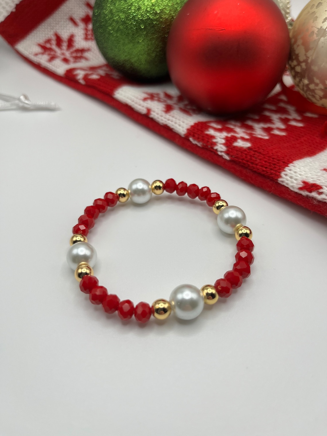 Christmas Bracelets Holiday Beaded Bracelet Red Green 14k Gold Stocking ...