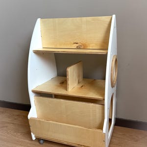 Rotating Rocket Rack for Kids Books and Toys With Magnetic Drawing ...