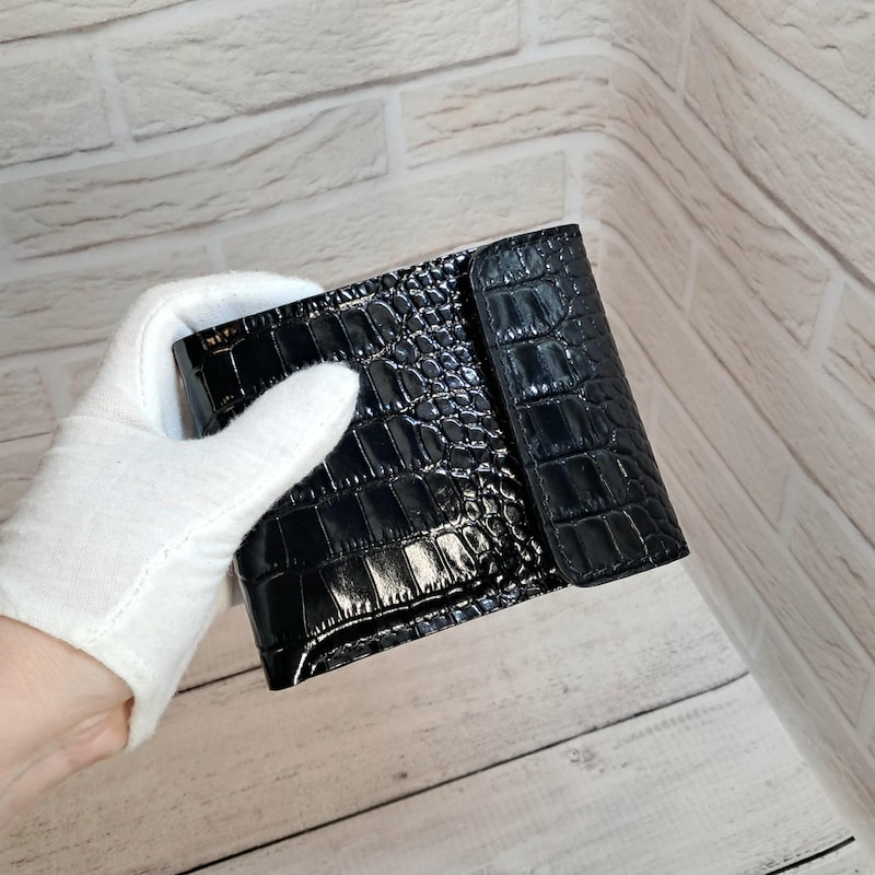 Custom Crocodile Wallet - Etsy