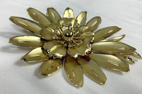 1960s Vintage Coro signed Gold Flower Brooch - Gem