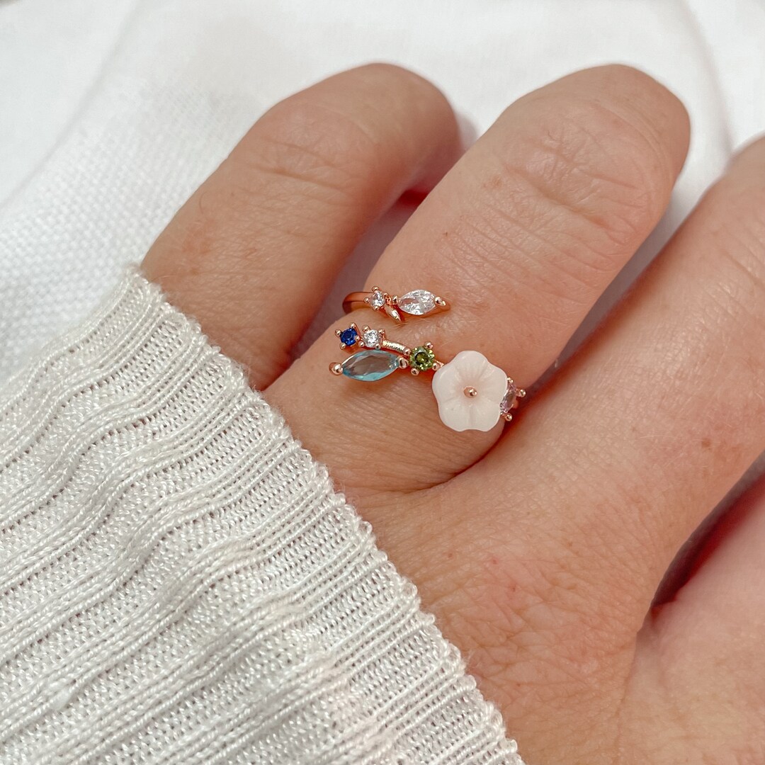 Flower Crystal Ring, Cute Ring, Resizable Ring, Gold Ring, Staking Ring ...