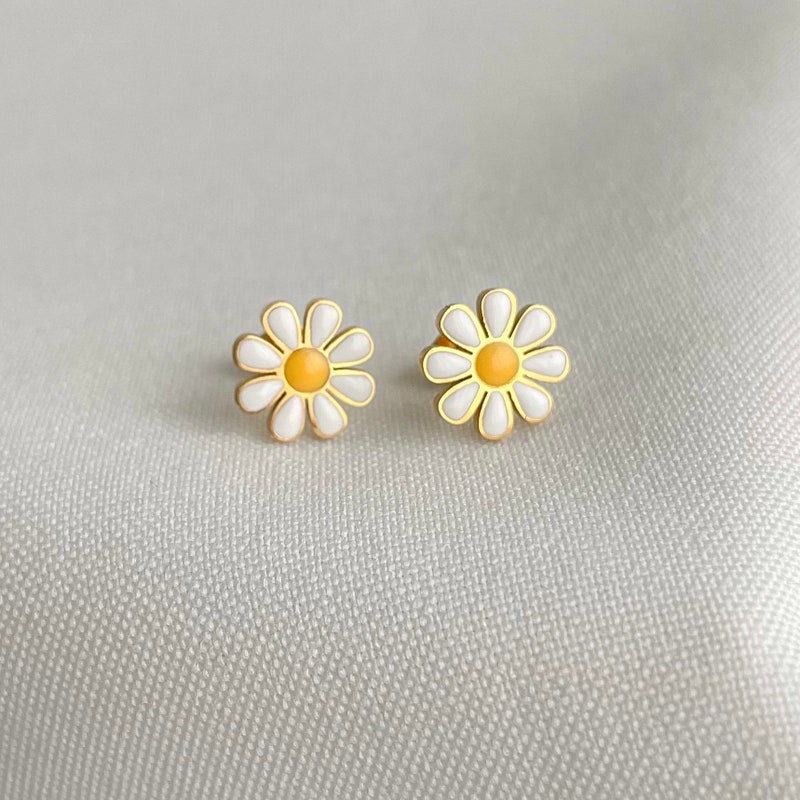 Daisy Earrings - Etsy
