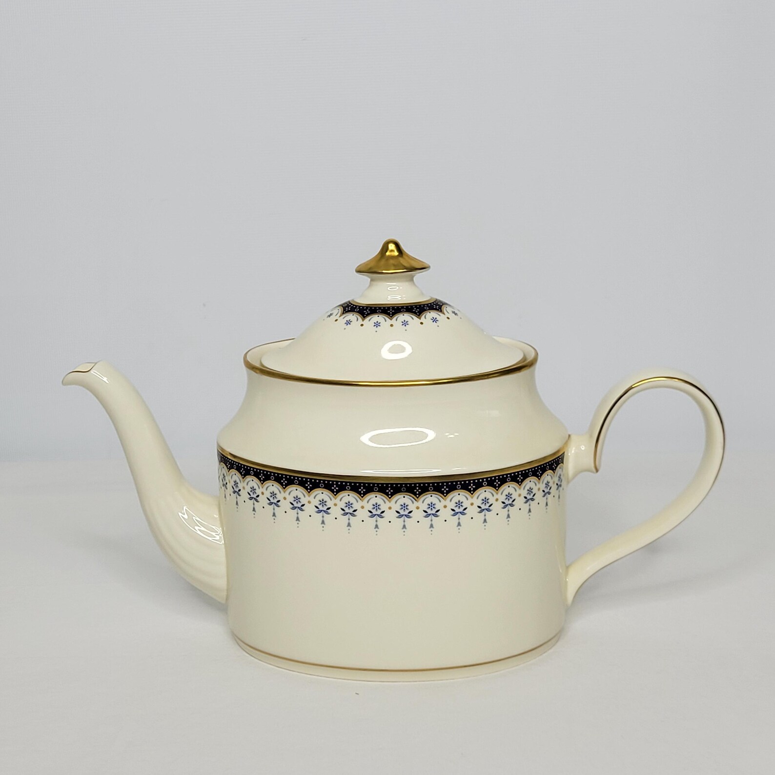 Vintage Minton Royal Doulton Consort Blue White Gold Floral 5" 5 Cup ...