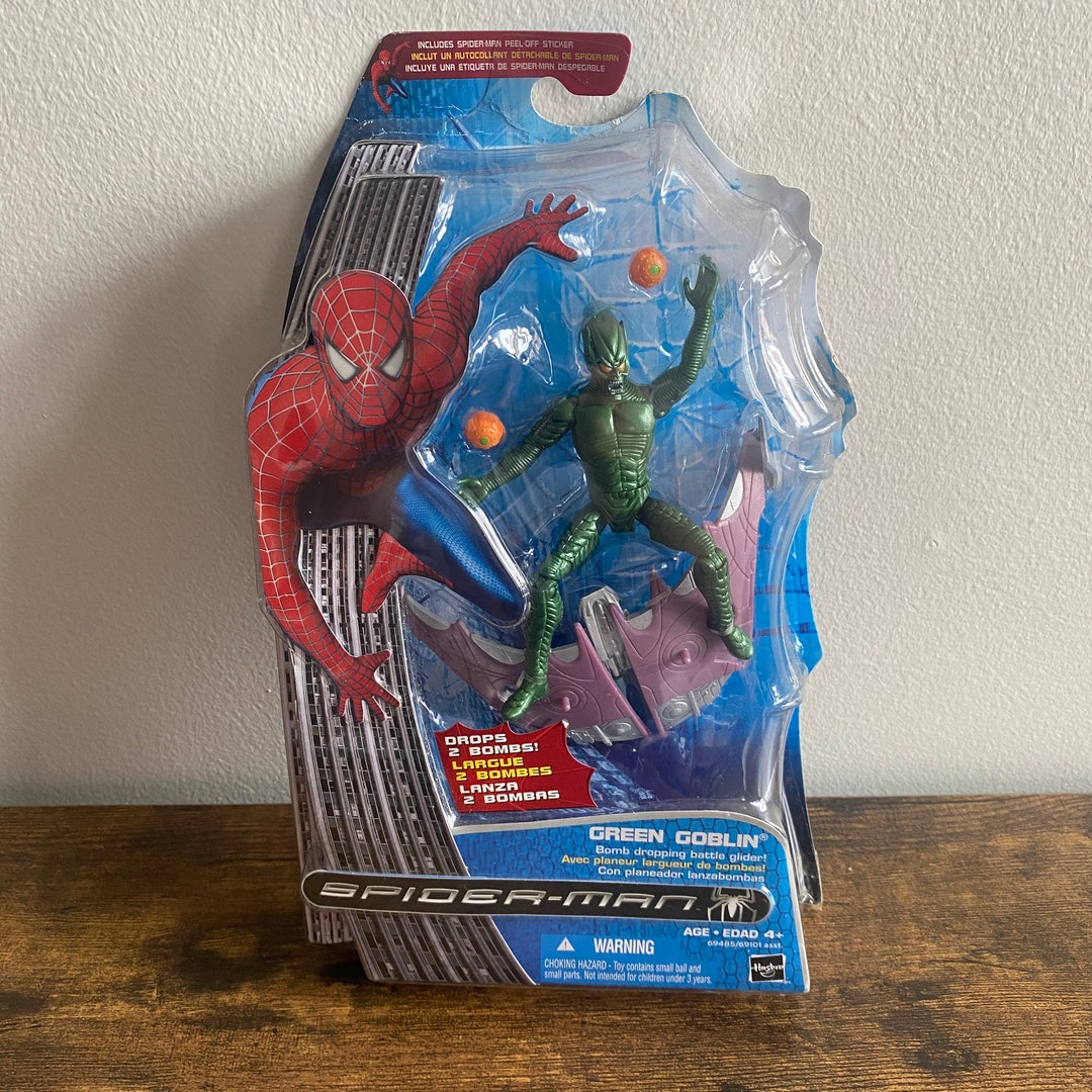 Hasbro Action Figure Green Goblin With Bomb Dropping Battle Glider ...