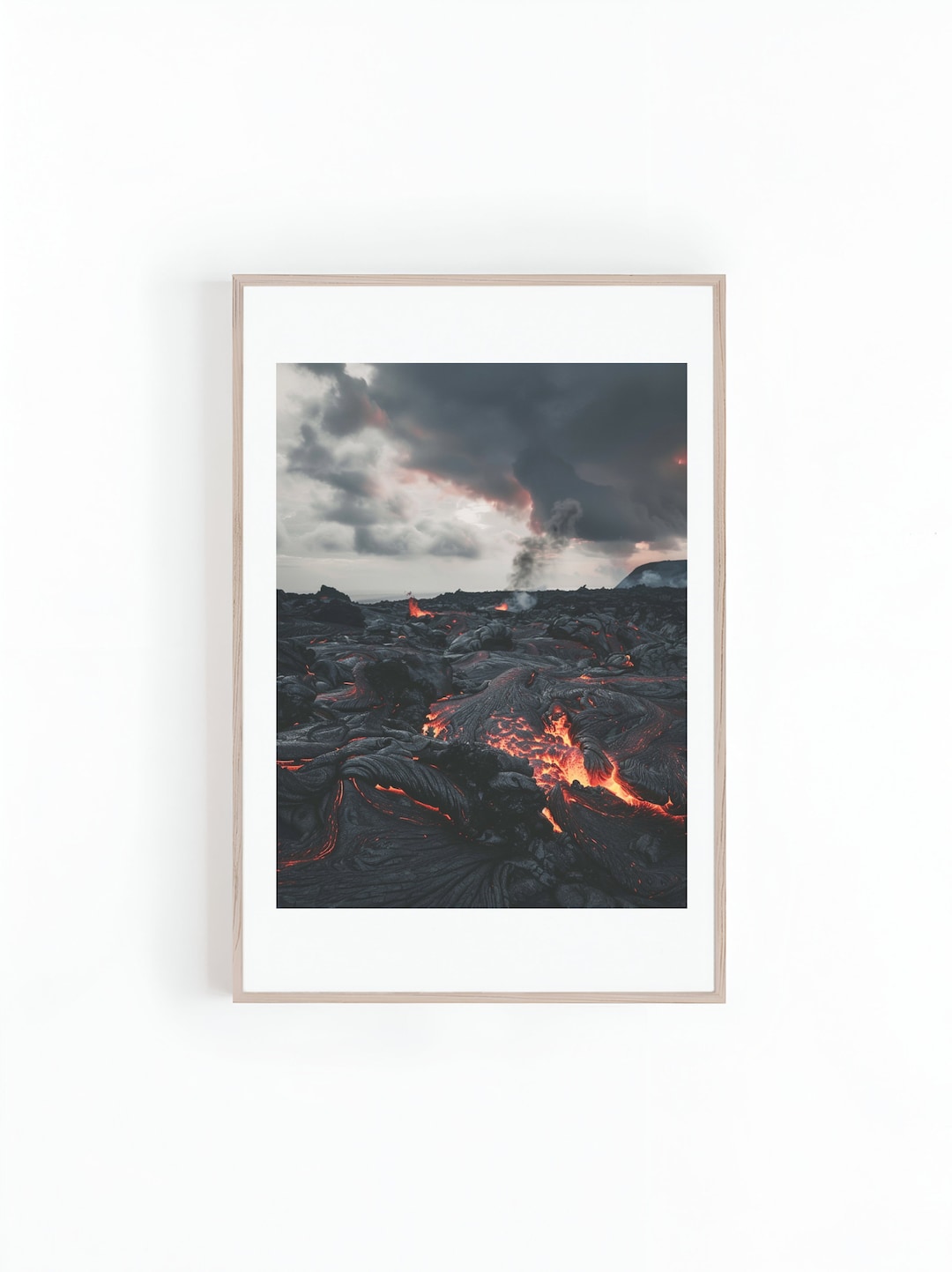 Red Lava Flow Photo, Magma Flowing, Active Volcano Picture, Volcanic ...