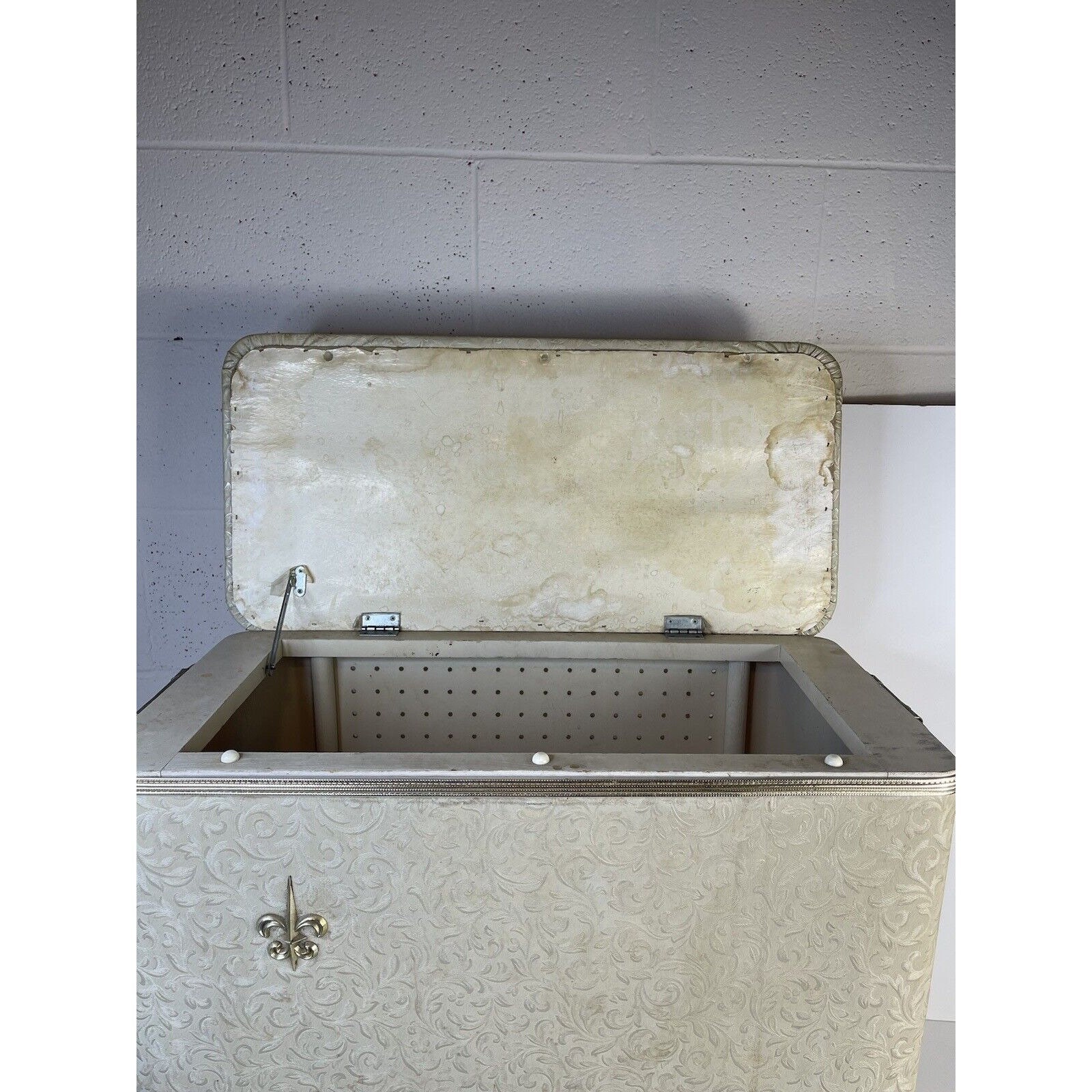 1950s Atomic Hairpin Leg Quilted Starburst Laundry Hamper Basket Ivory ...