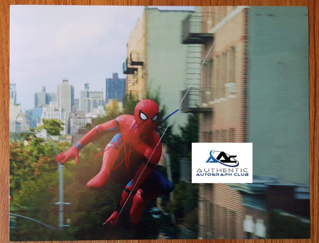 Tom Holland Autograph Signed 11x14 Photo Spiderman Coa - Etsy