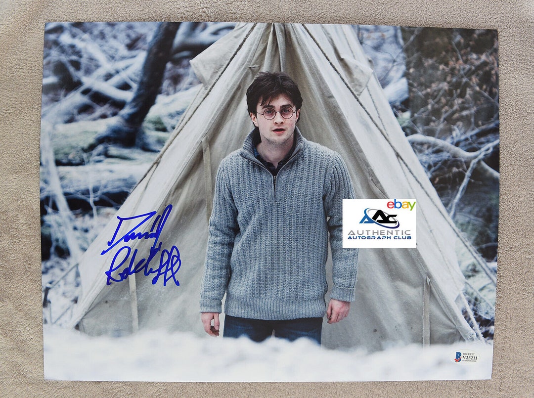 Daniel Radcliffe Autograph Signed 11x14 Photo Harry Potter Beckett Bas ...
