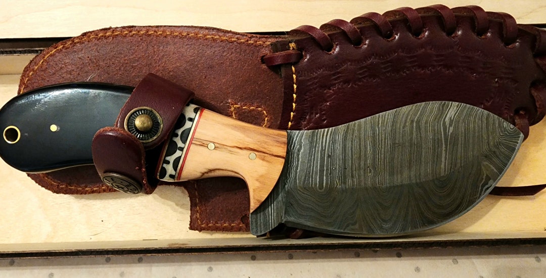 Handmade Damascus Skinner Damascus Steel Blade Knife Horn and Olive ...