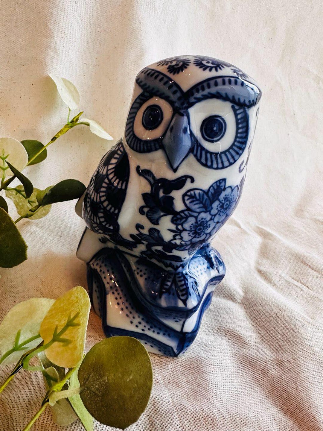 Vintage Porcelain Blue White Owl Chinese Motif } Chinosierie Owl ...