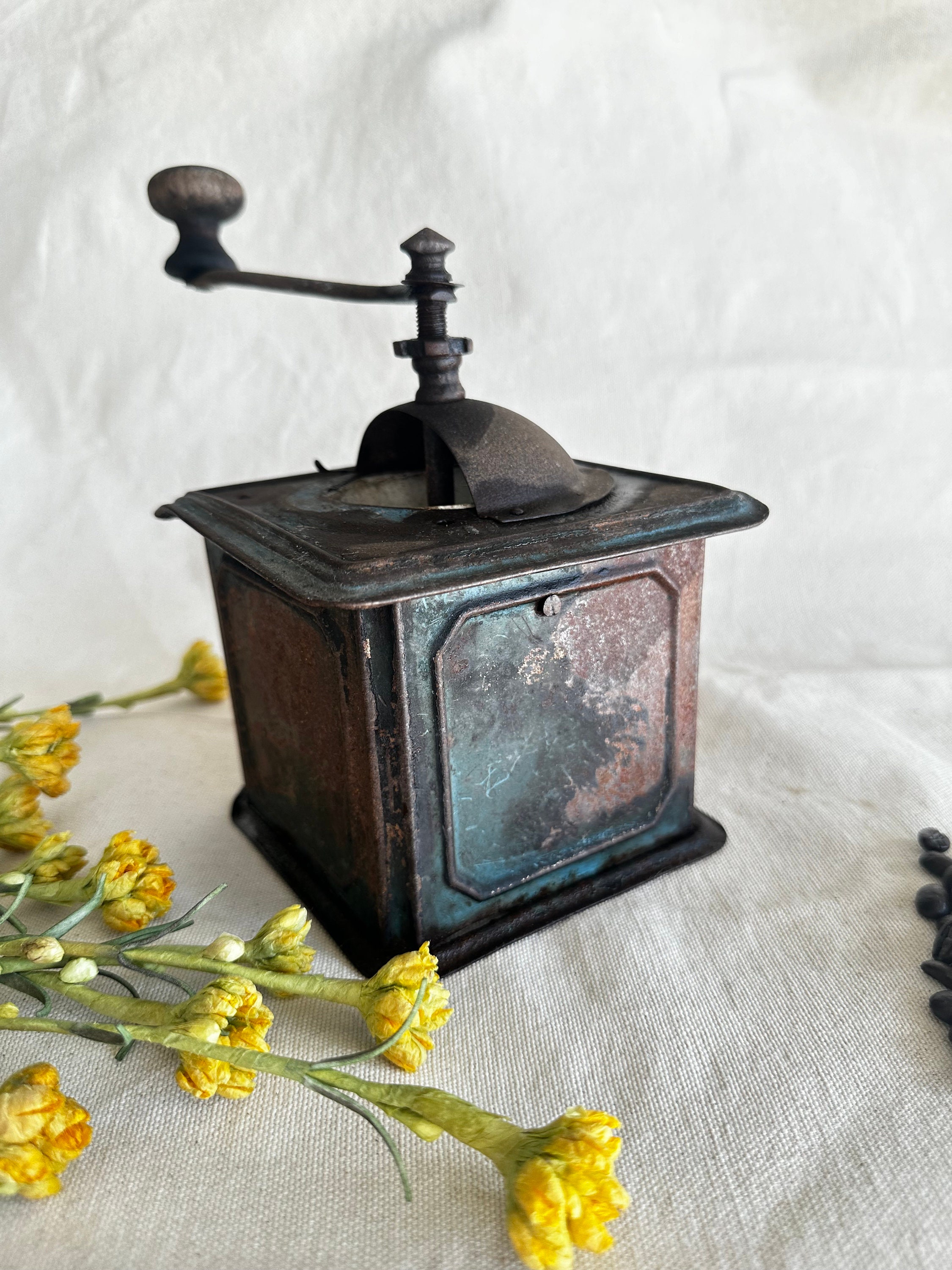 Antique Metal Coffee Grinder-patina Vintage Coffee Mill-coffee Burr ...