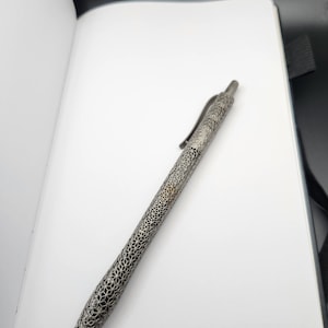 The Aether - Titanium 3D Printed Lattice Click Pen - Etsy
