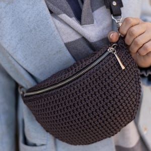 Modèle de sac banane au crochet en ukrainien, tutoriel DIY de sac ...