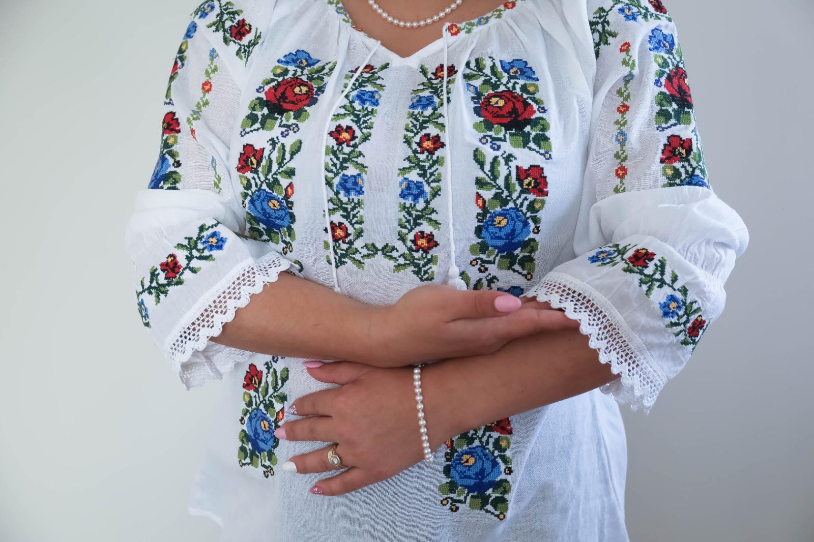 Flower of Romania Traditional Blouse With Hand Embroidered Floral ...