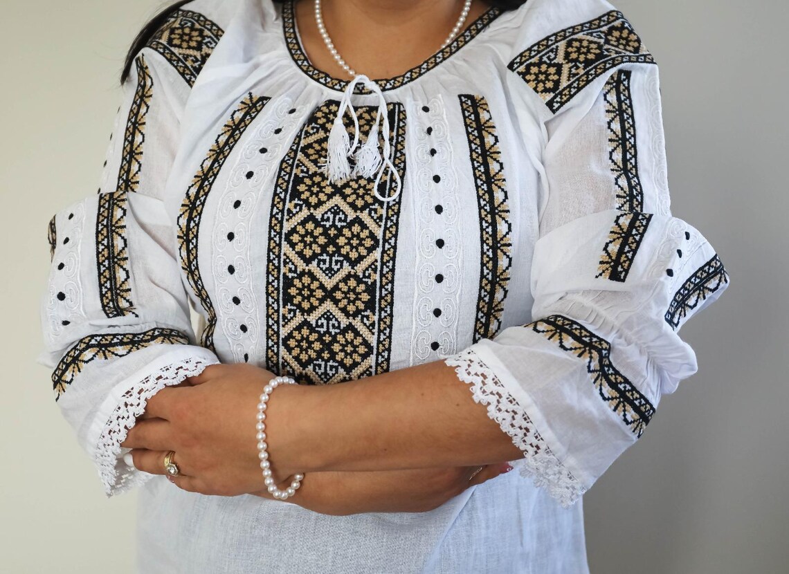 Flower of Romania Traditional Blouse With Hand Embroidered Floral ...