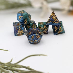Jester's Gambit Dnd Dice Set D&D Dice Resin Dice Set Sharp Edge Dice ...