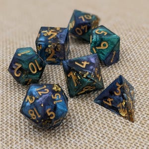 Jester's Gambit Dnd Dice Set D&D Dice Resin Dice Set Sharp Edge Dice ...