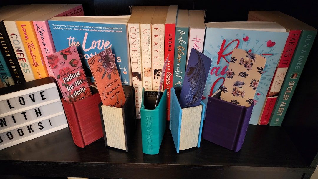 3D Printed Book Bookmark Holder: Book Lover Gift, Bookshelf Decor - Etsy