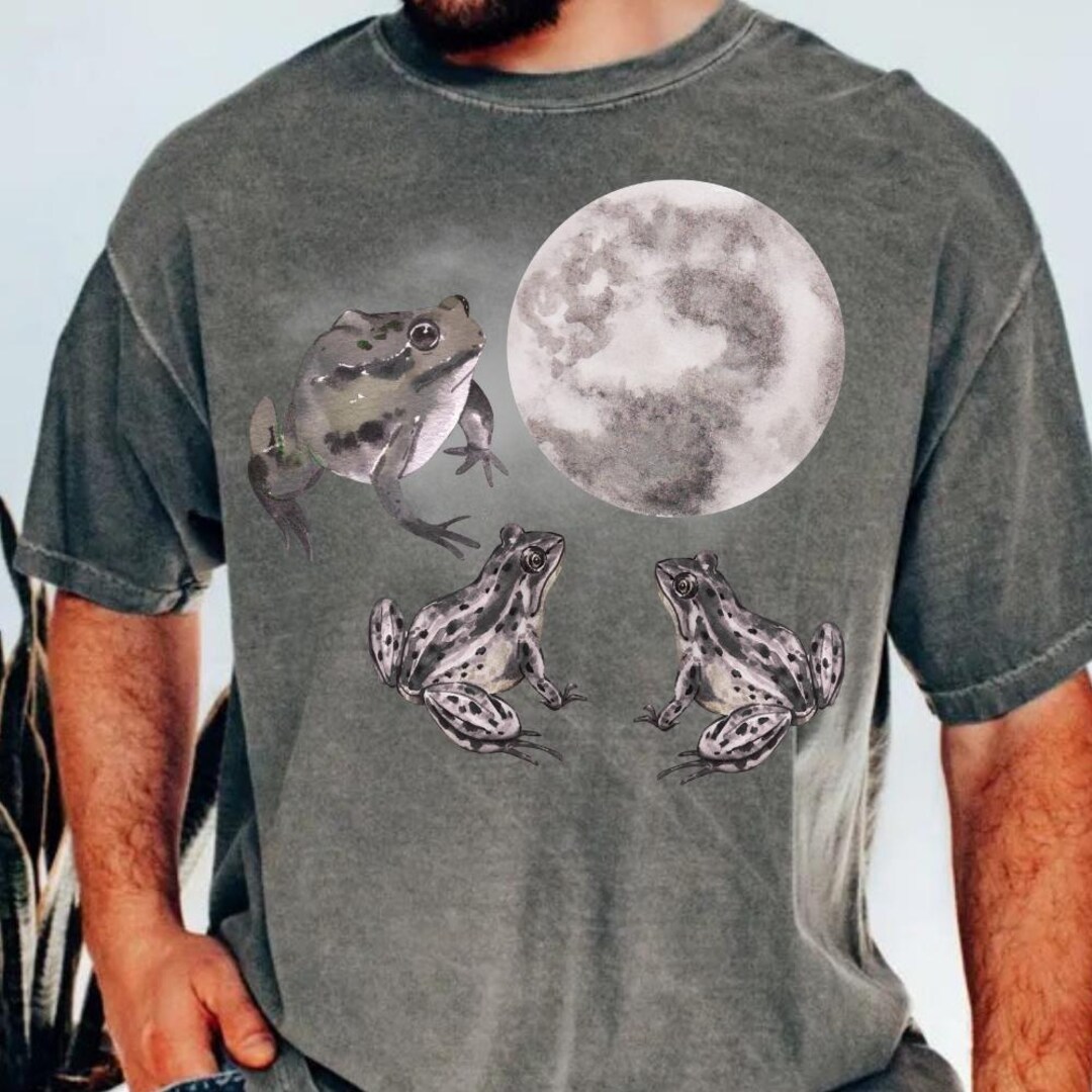Frogs Howling to Moon Shirt, Retro Funny Frog Sweatshirt, Vintage Style ...