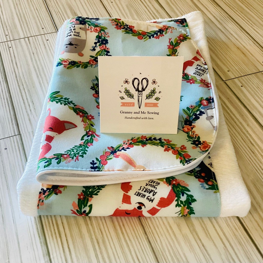 Baby Burp and Bib Set With Animal Holding Signs - Etsy