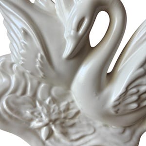 Hull Swan Planter #81 - Etsy