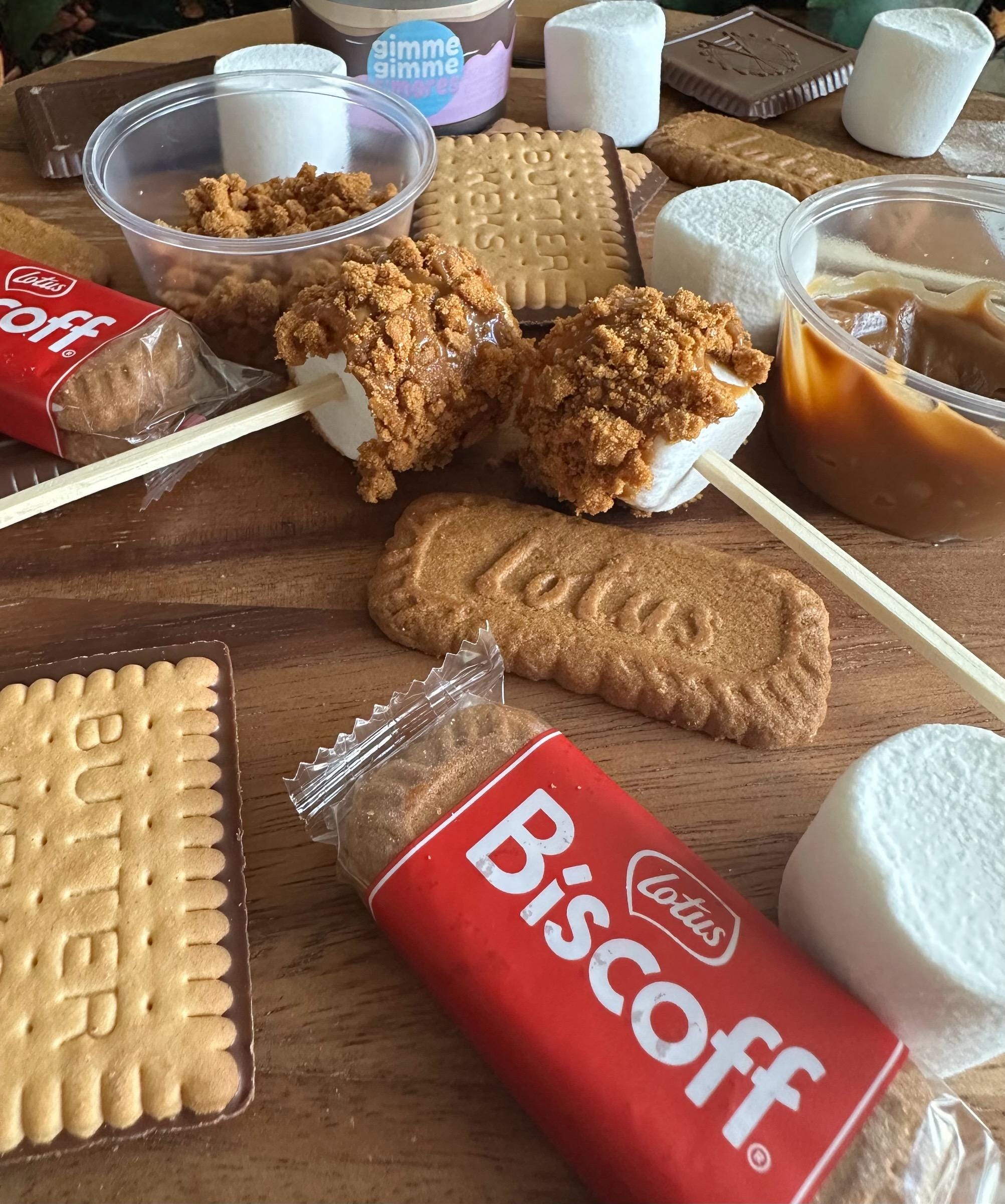 ULTIMATE LOTUS BISCOFF S'mores Kit: Marshmallow Roasting Hamper - Etsy UK
