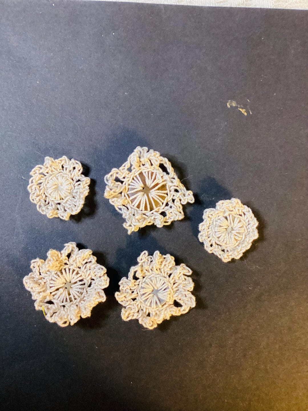 5 Crocheted Button Flowers - Etsy