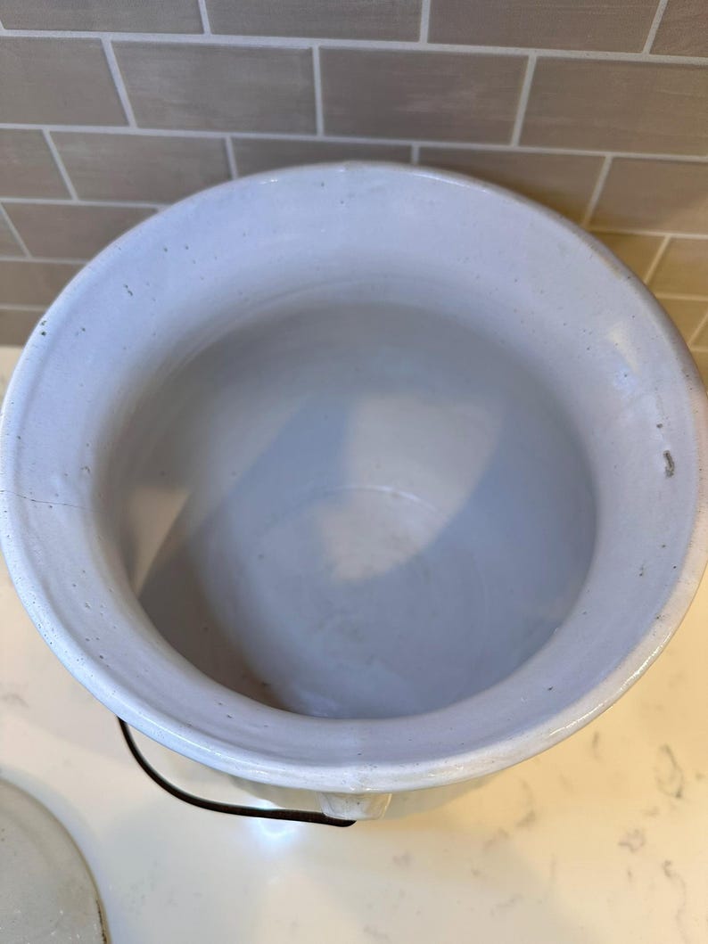 Antique 19th/early 20th Century off White Ironstone Chamber Pot/slop ...