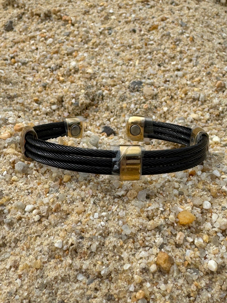 Men's Anti-anxiety Bracelet in Black & Gold - Thoughtful Stress Relief ...