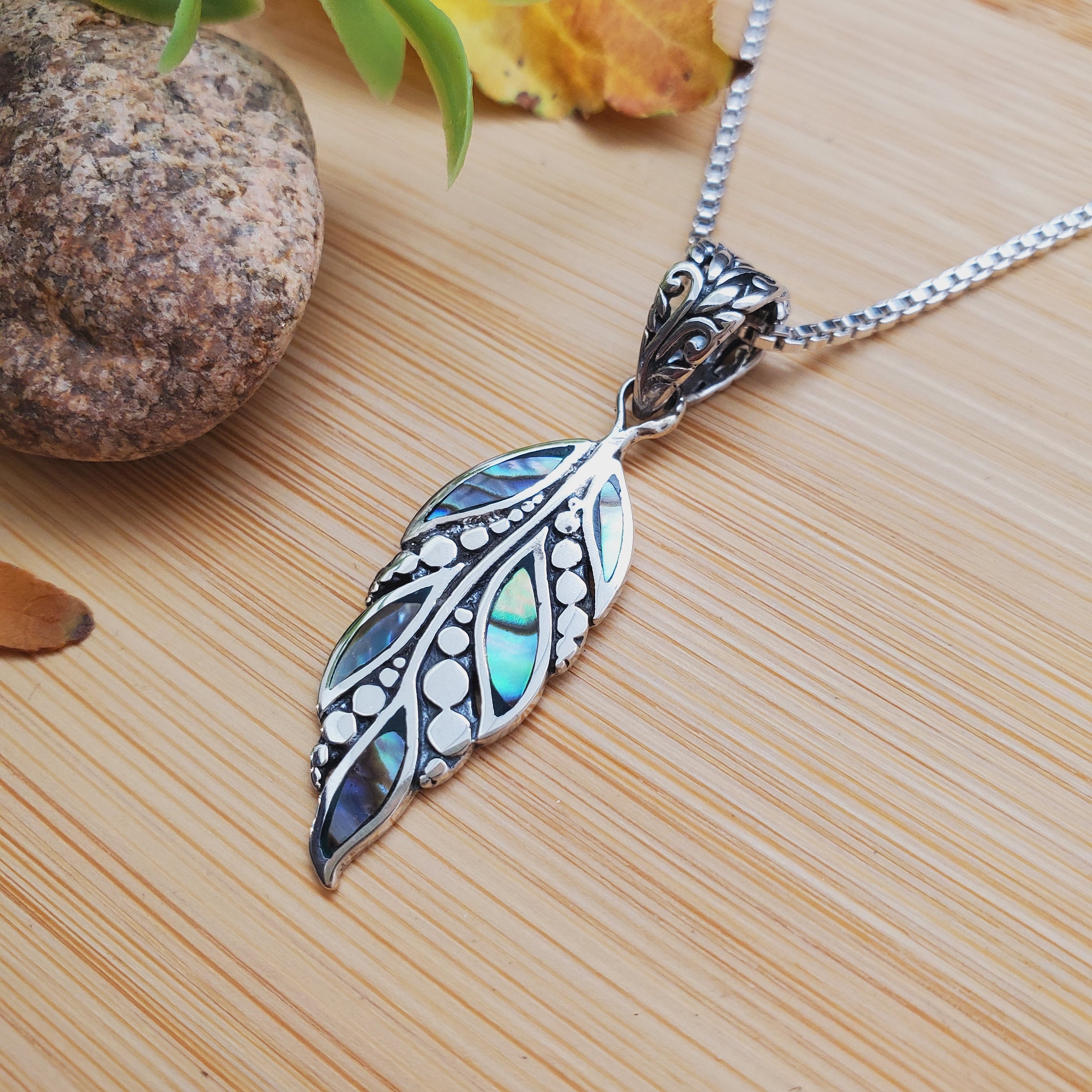 ATS-AYU049 | Inlaid Abalone Shell Inlay Leaf Necklace Pendant Option ...