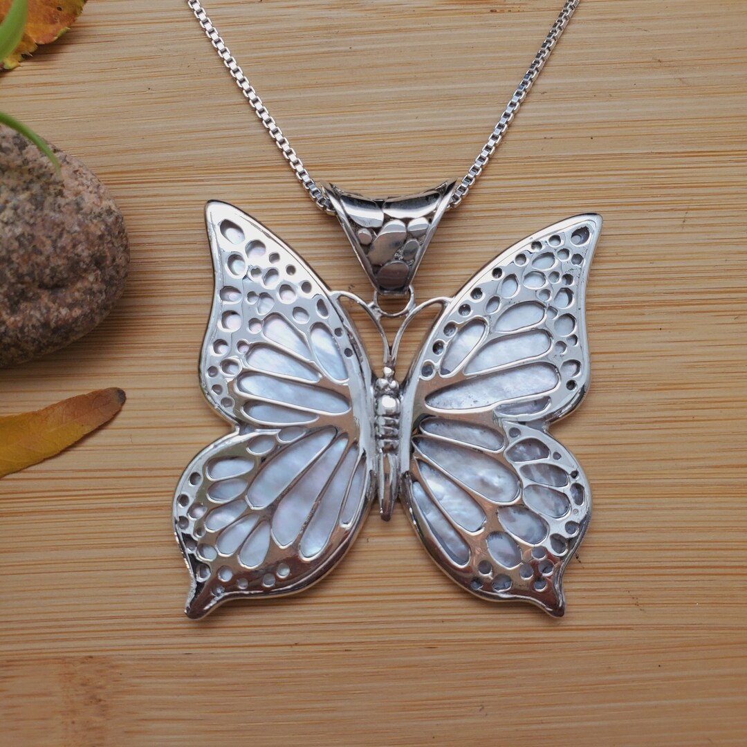 QQ-550 | Big White Mother of Pearl Butterfly Necklace Pendant Option ...