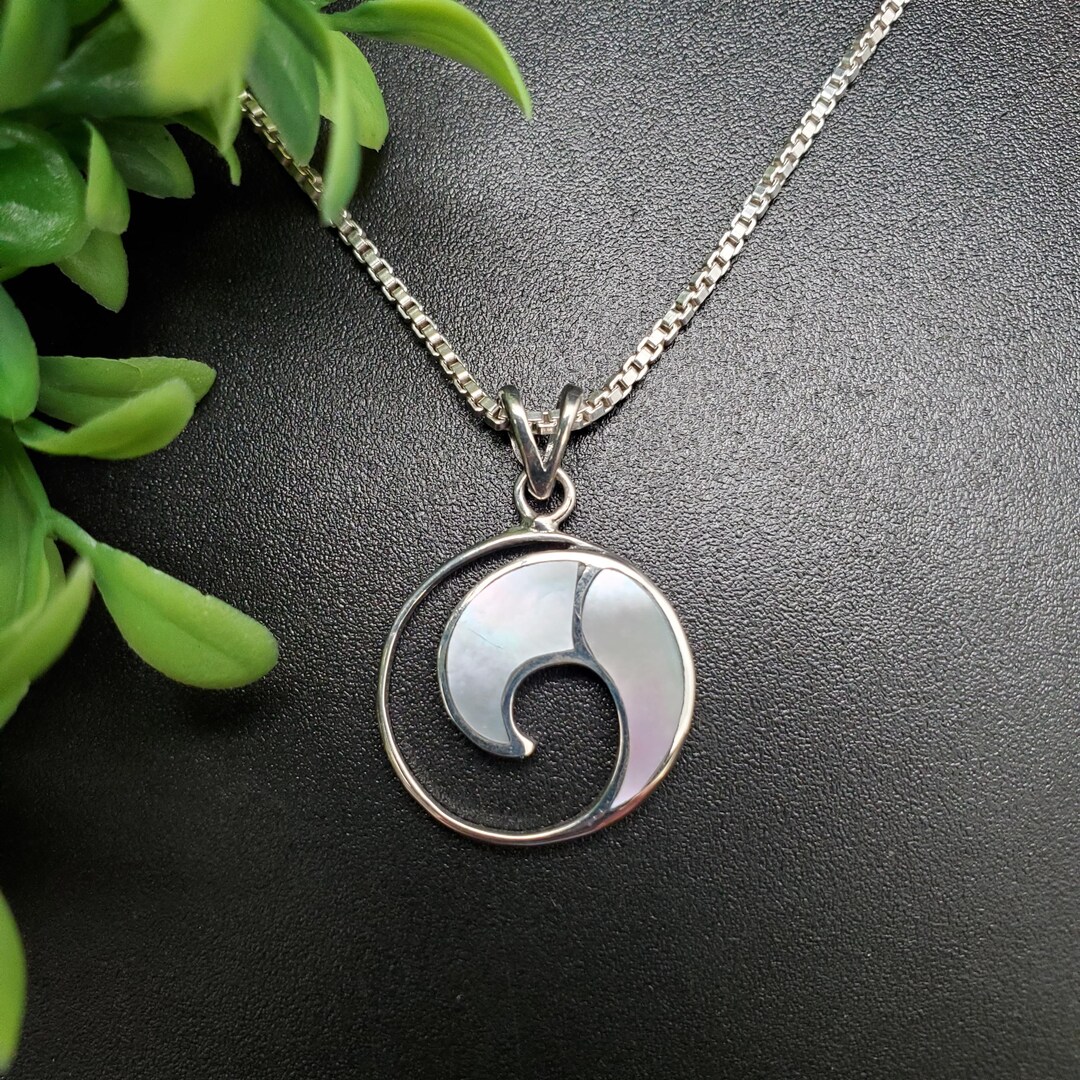 QQ-582 | White Mother of Pearl Wave Concho Necklace Pendant Option With ...