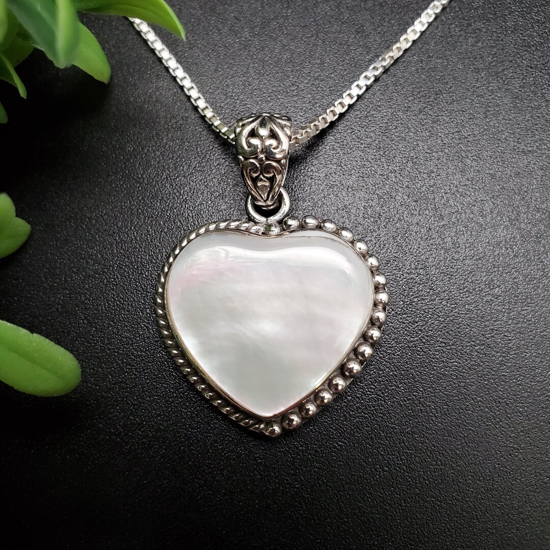 QQ-571 | Lovely White Mother of Pearl Heart Necklace Pendant Option ...
