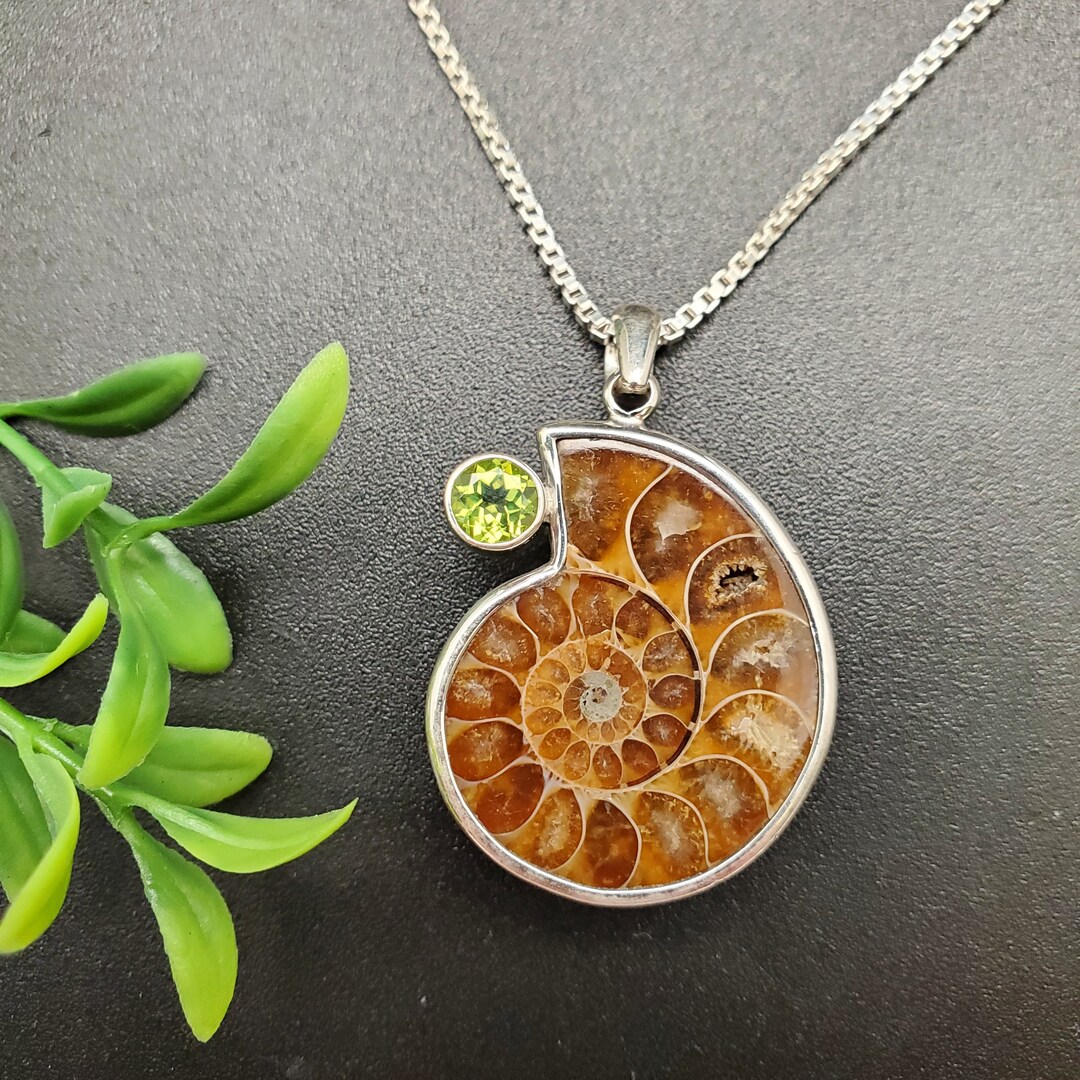 ATS-AYU268 | Ammonite Shell, Green Peridot Necklace Pendant | Sterling ...