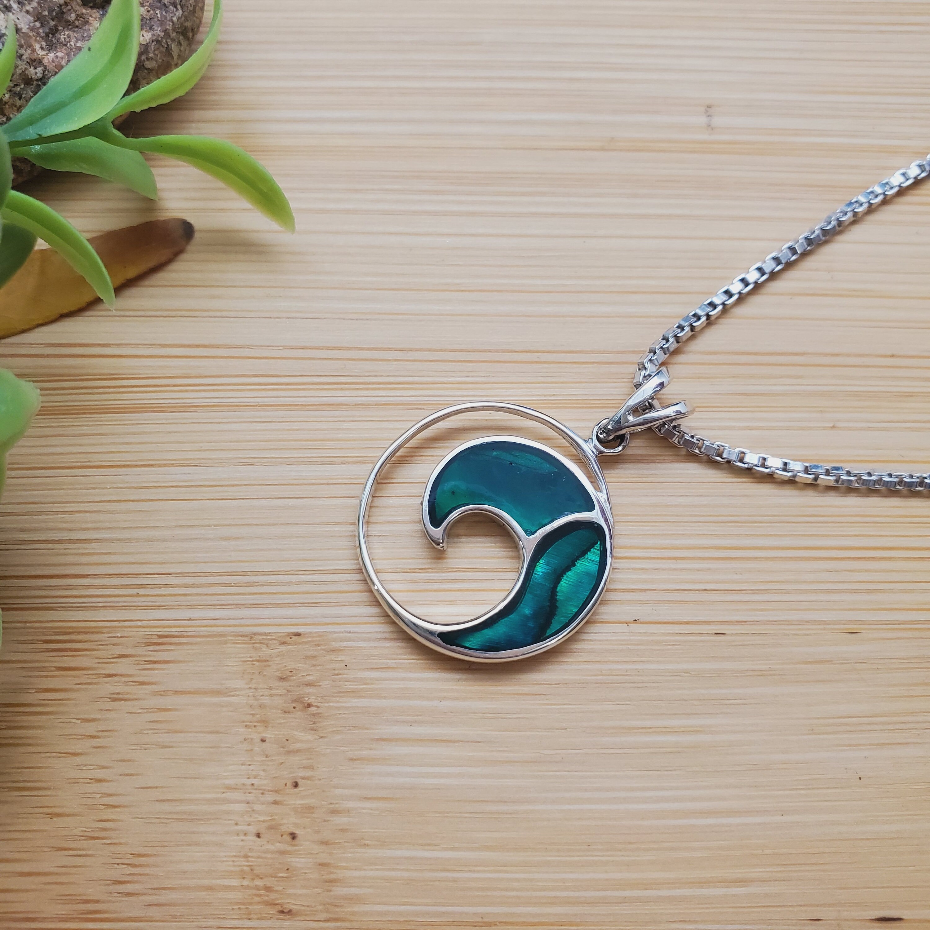 ATS-AYU062 Dainty Abalone Shell Inlay Wave Shape Necklace - Etsy