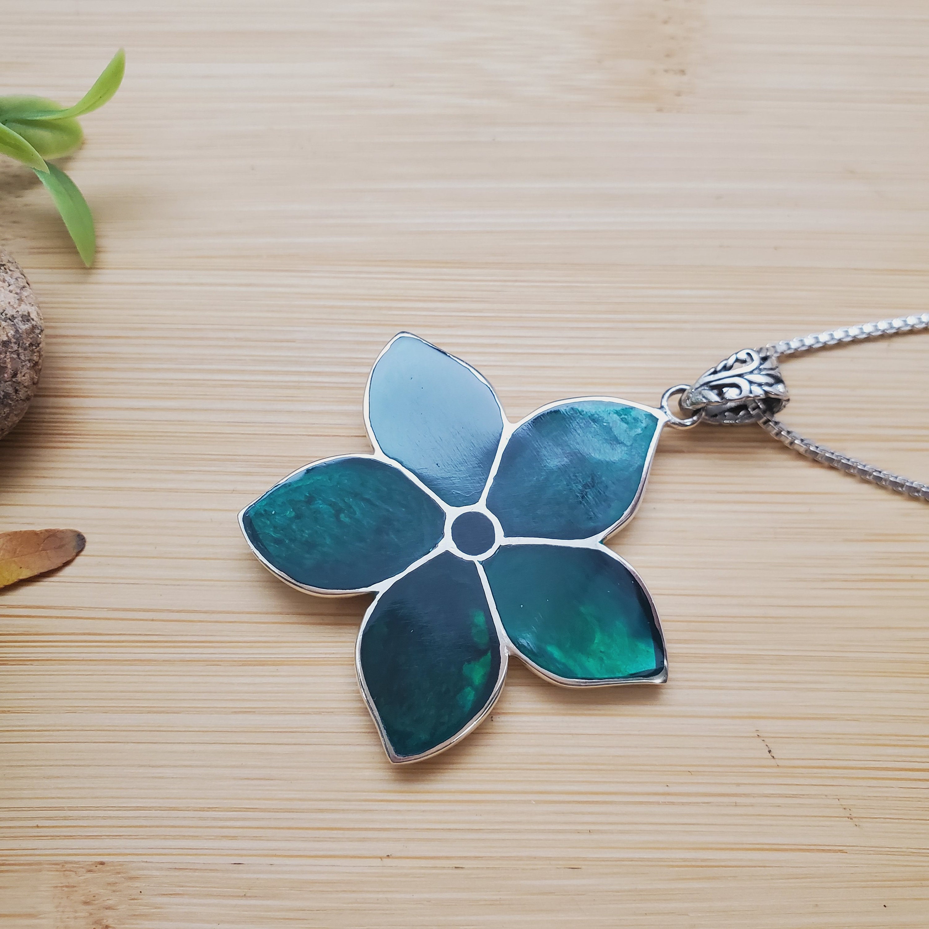 ATS-AYU054 Big Inlaid Abalone Shell Inlay Flower Necklace - Etsy